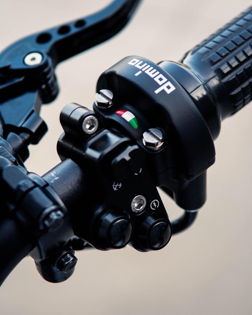 Universal Motorcycle Handle Bar Switches - Custom Motorcycle Parts ...